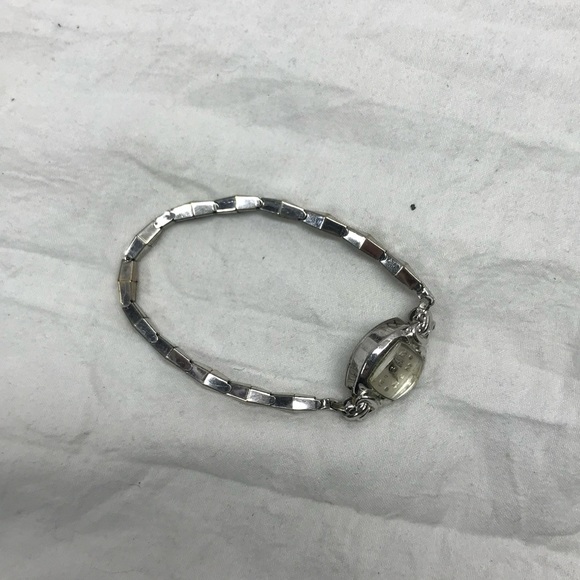 Elgin | Accessories | Vintage Elgin Starlite Womens Watch 7 Jewel Wind ...